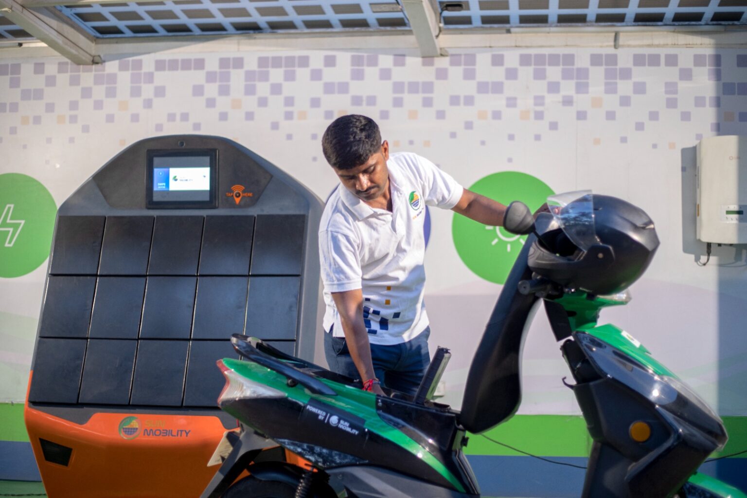 SUN Mobility to power 50000 electric 2-wheelers across India for Zomato ...