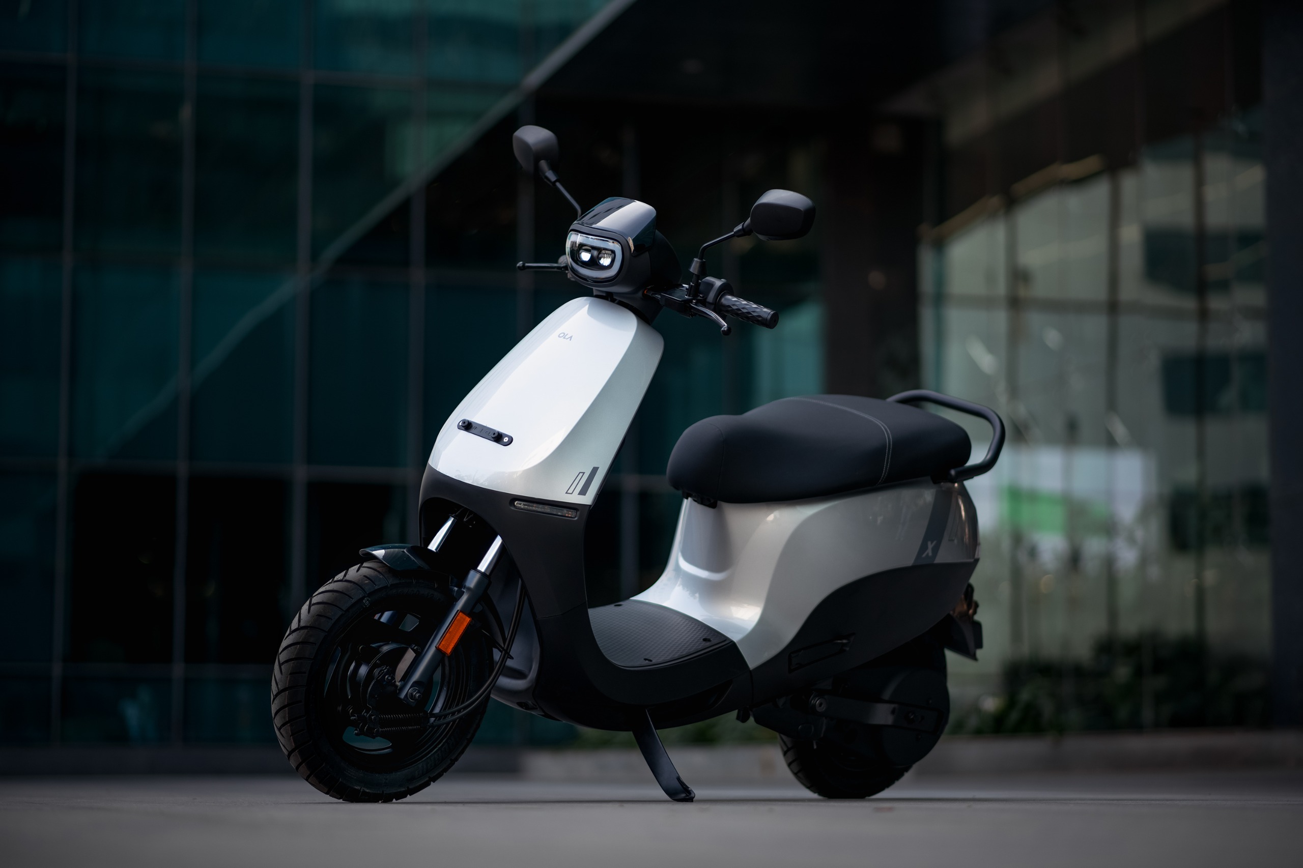 Ola commands 25% market share in EV 2W industry; records 24,341 ...