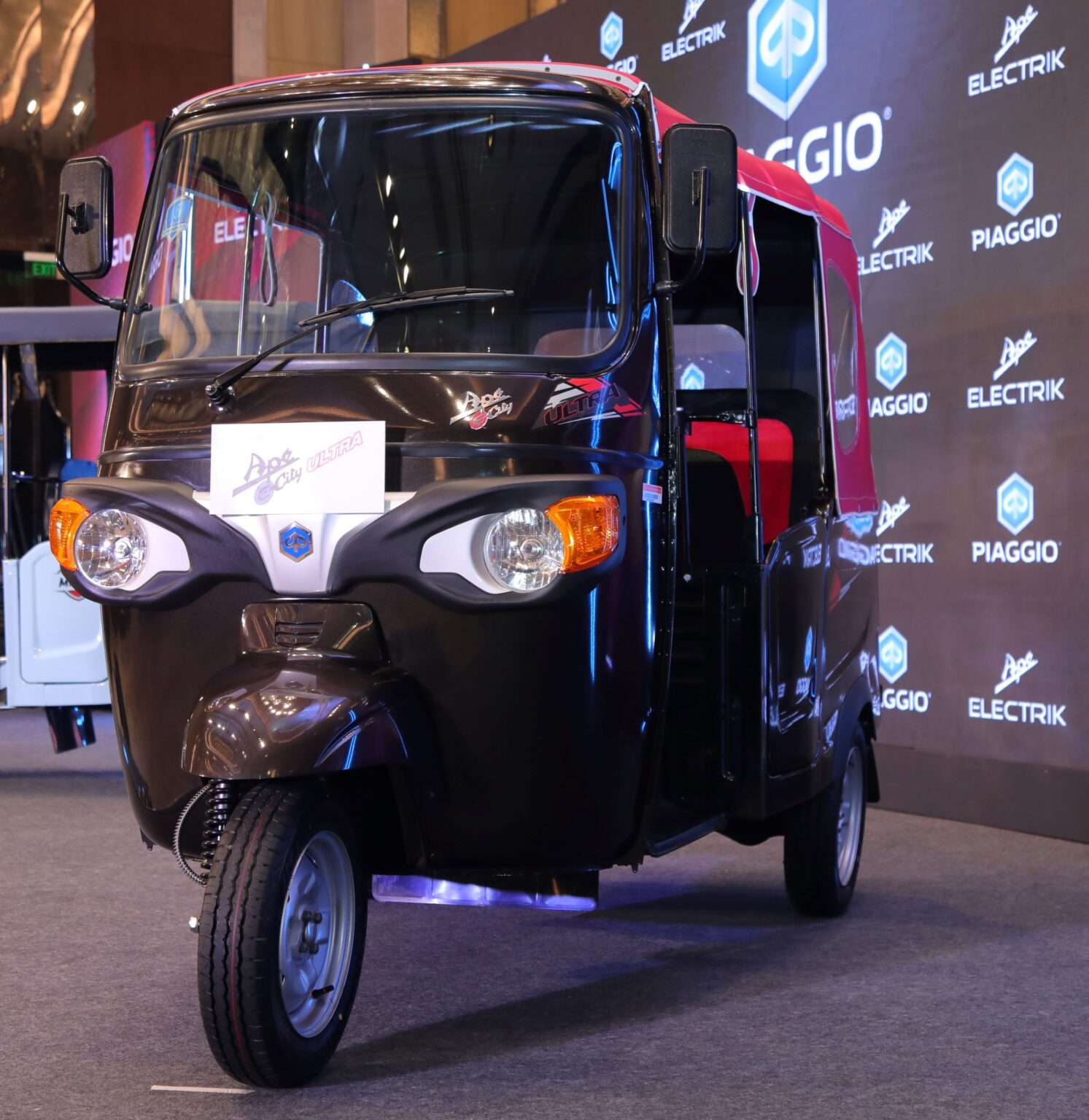 Piaggio launches all-new Apé E-City Ultra and Apé E-City FX Maxx - EV ...